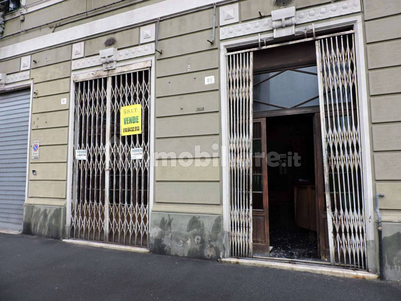 Locale commerciale in Vendita