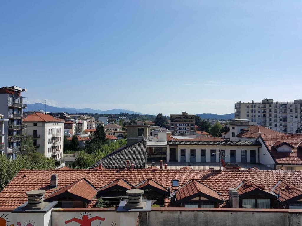 Vendita Appartamento Varese. Bilocale in via Giuseppe Speroni 14. Buono ...