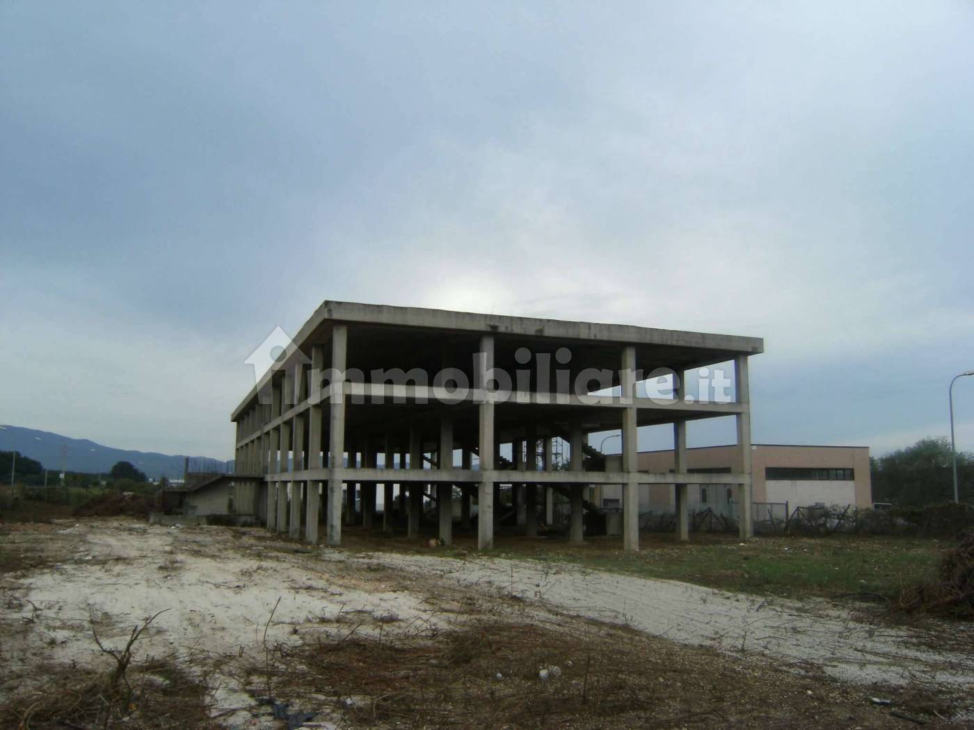 Capannone in Vendita