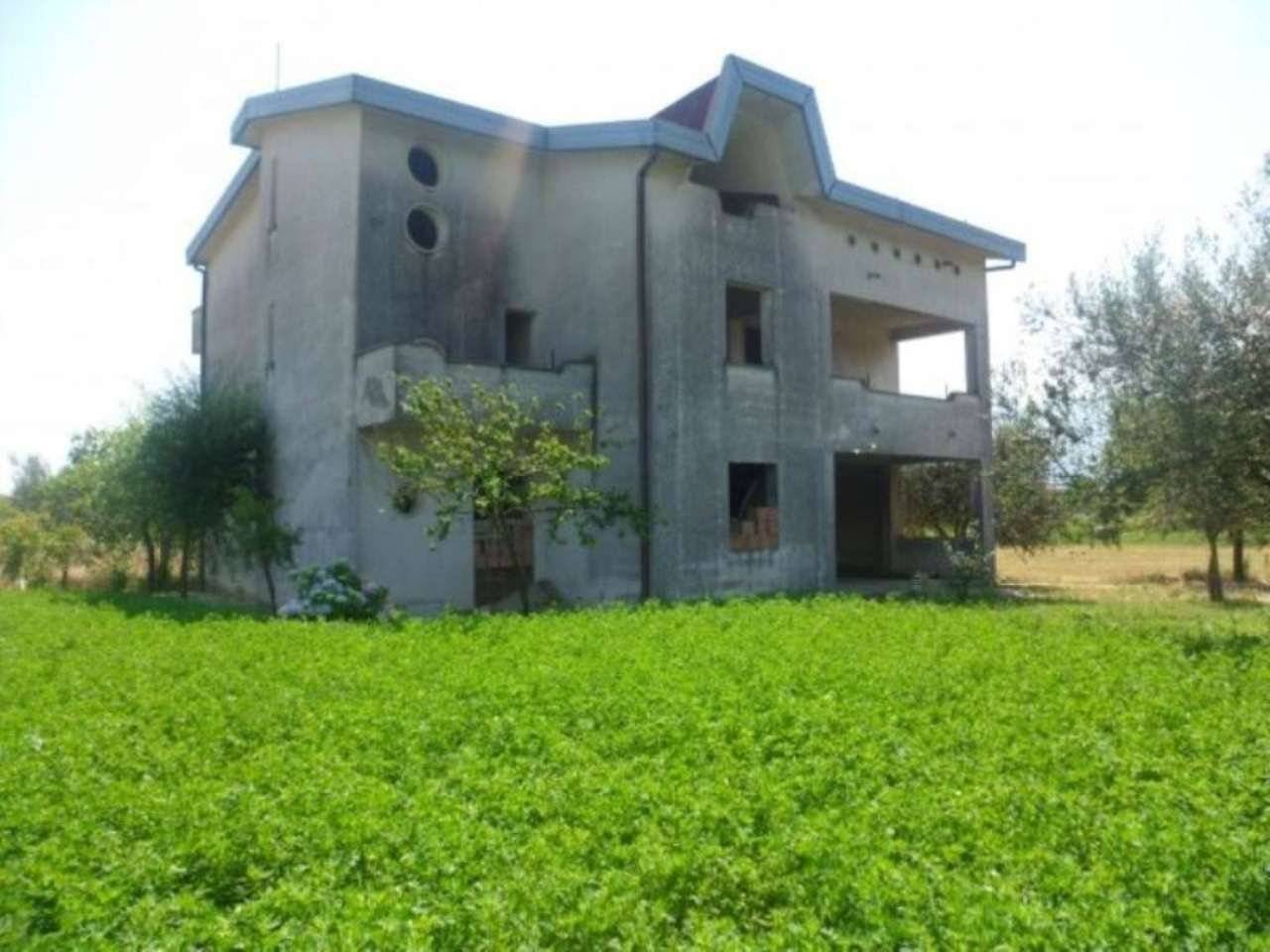 Villa plurifamiliare Strada Provinciale Airola-Campizze, Airola