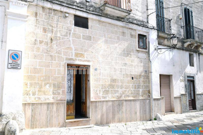 Appartamento da ristrutturare, piano terra, Oria
