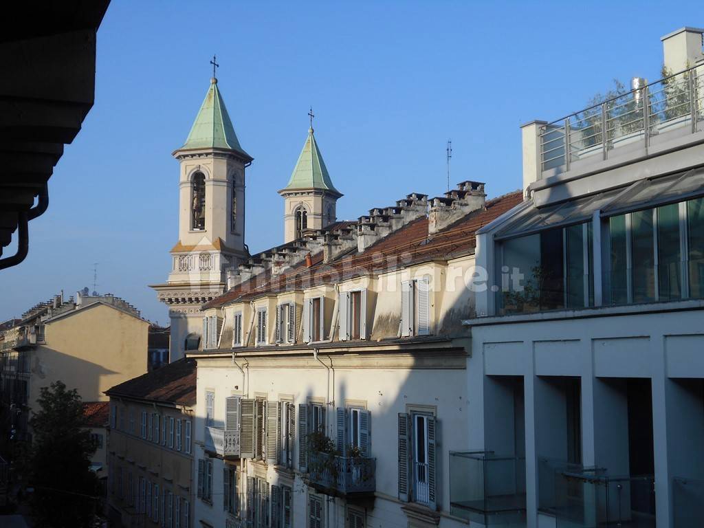 Appartamento buono stato, terzo piano, San Salvario - Baretti, Torino
