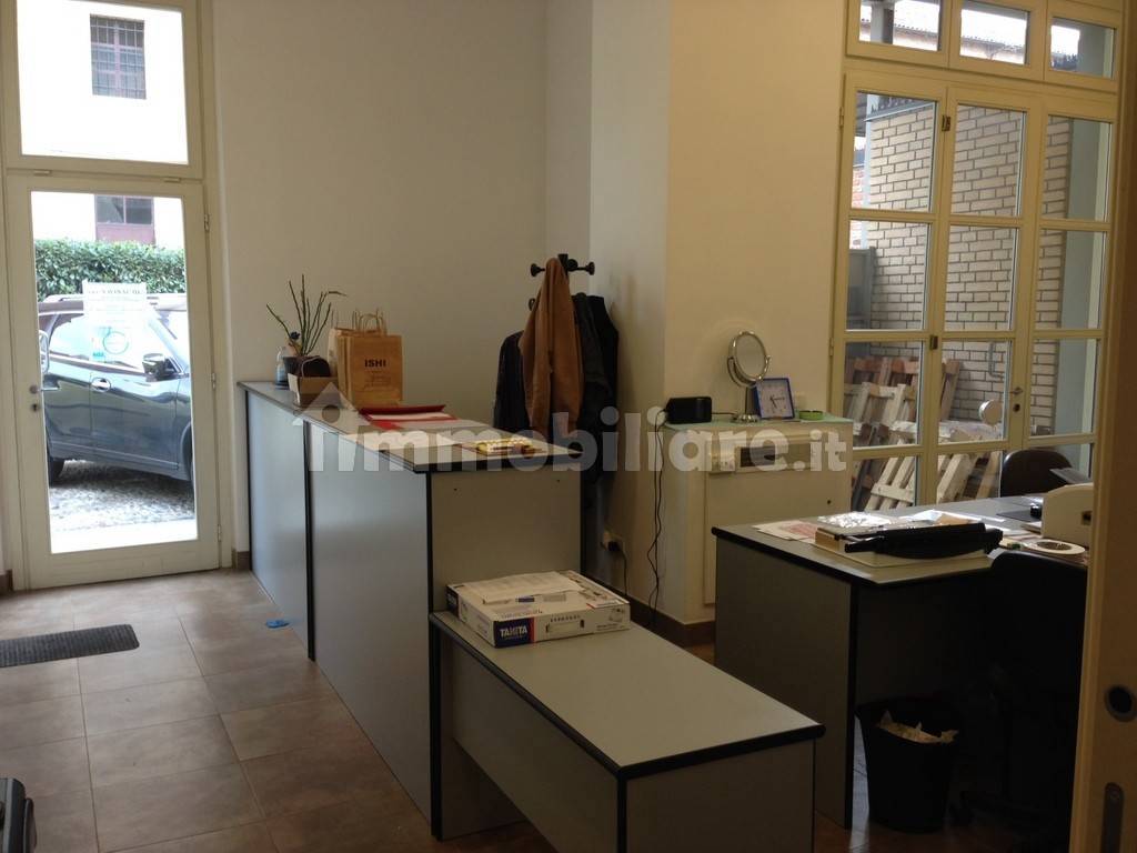 Locale commerciale in Vendita