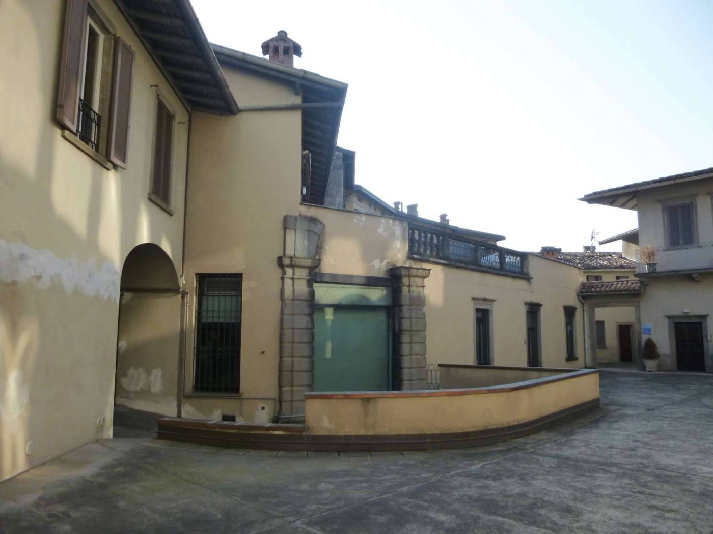 Locale commerciale in Vendita