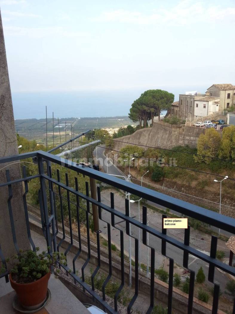 Quadrilocale buono stato, su più livelli, Centro, Sant&#x27;Andrea Apostolo dello Ionio