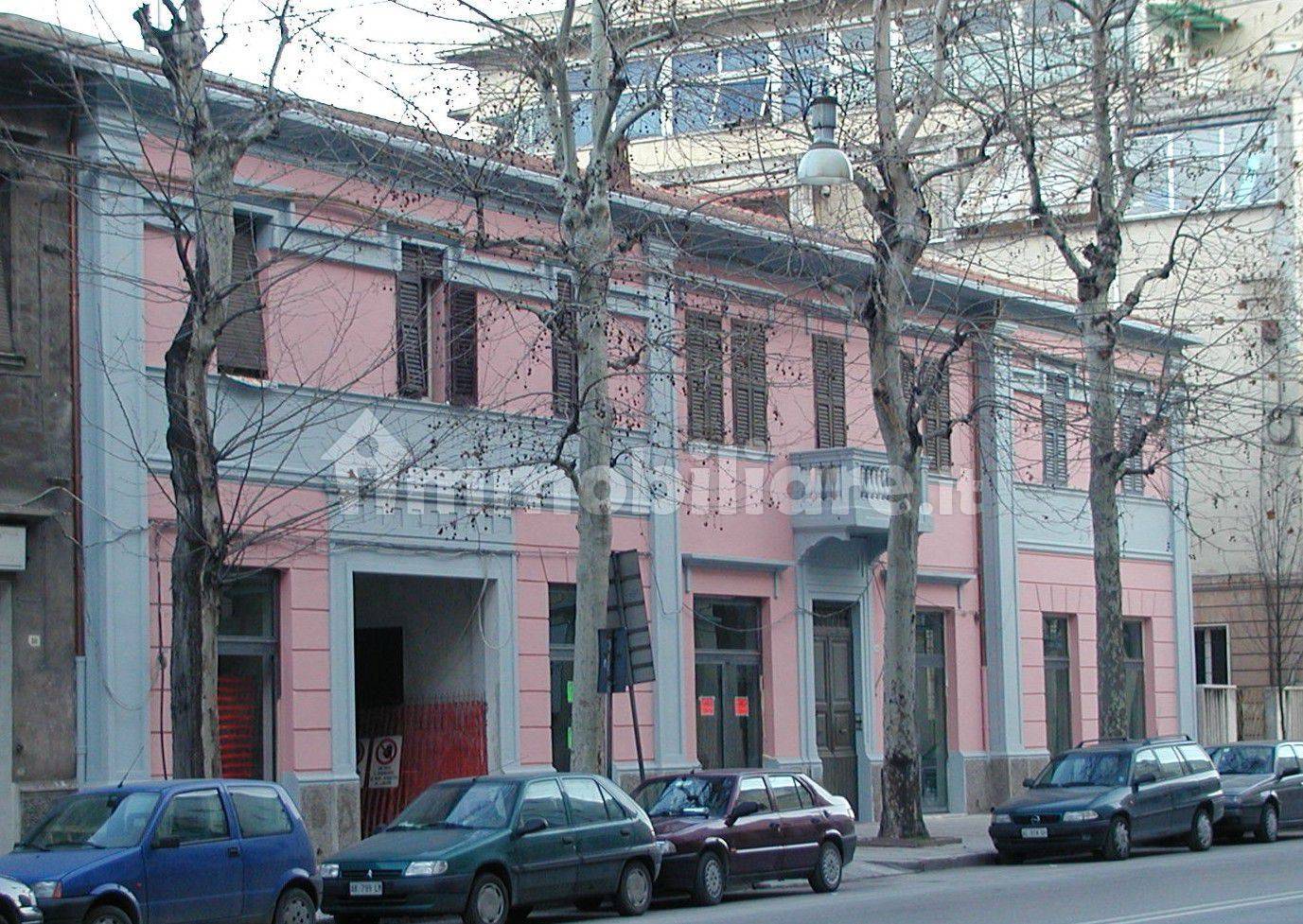 Locale commerciale in Vendita