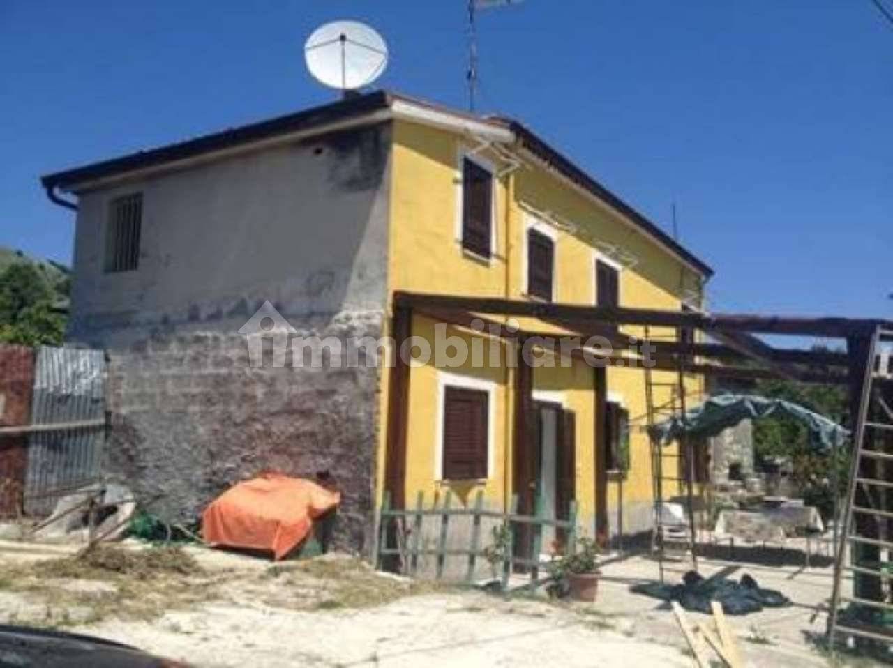 Locale commerciale in Vendita