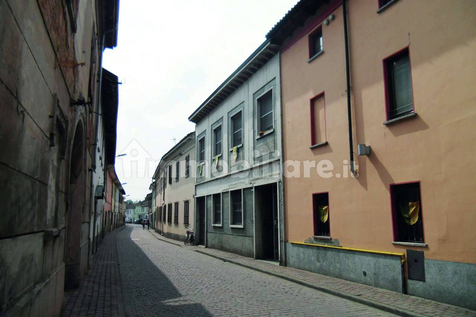 Locale commerciale in Vendita