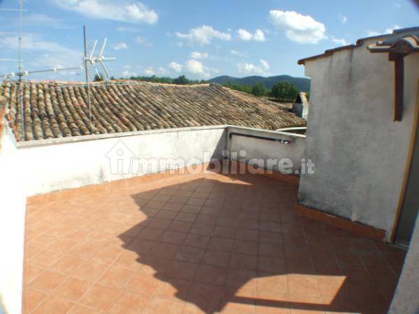 Trilocale via Roma, Centro, Castelnuovo di Farfa