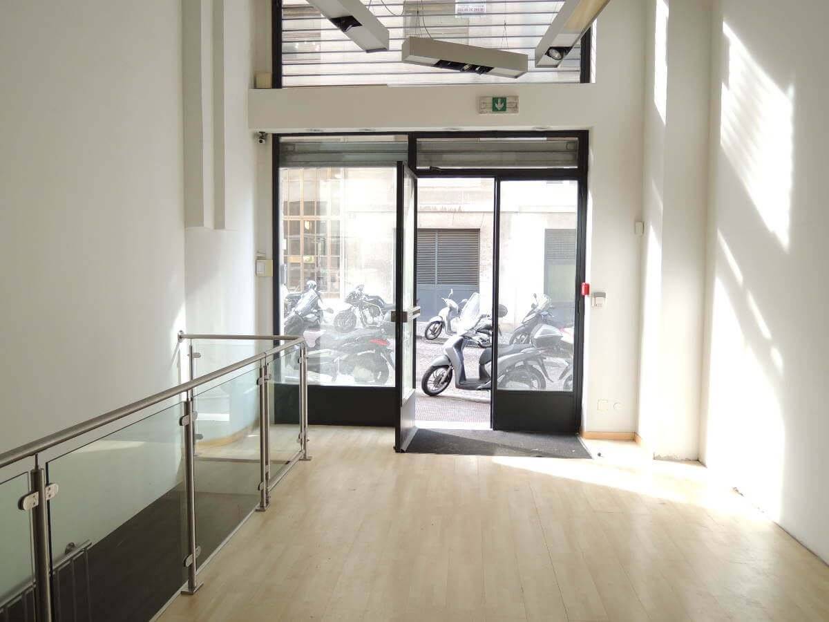 Locale commerciale in Vendita