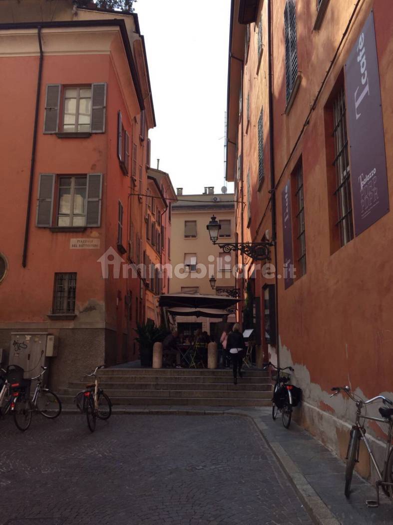 Quadrilocale Borgo San Biagio 9, Centro Storico, Parma