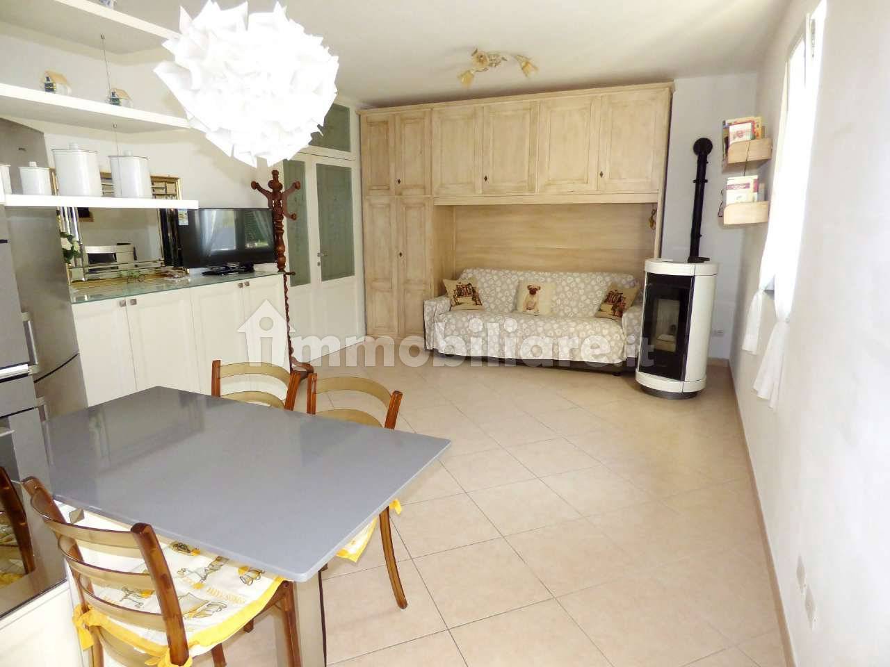 Appartamento via Monleone, Centro, Cicagna