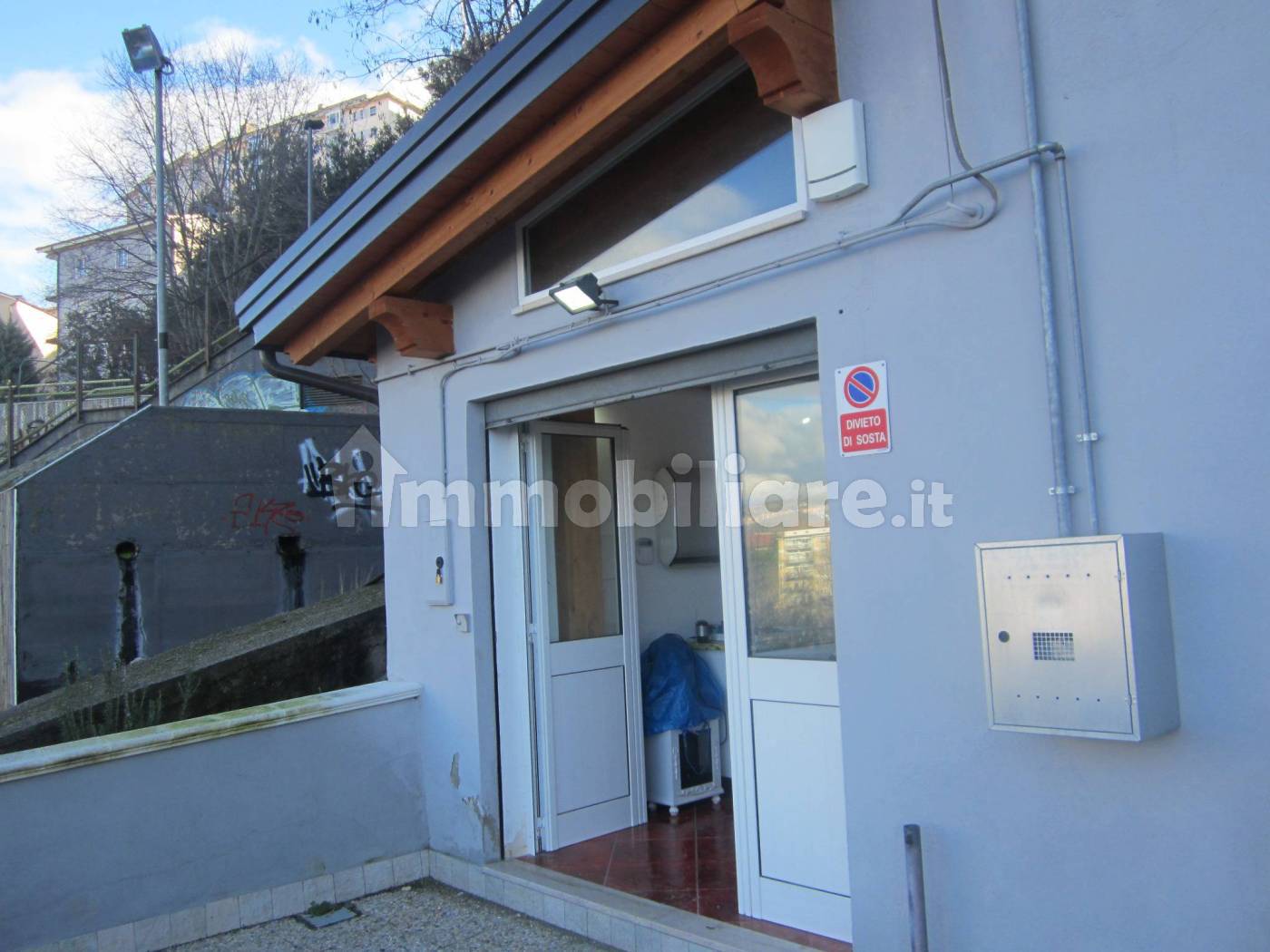 Locale commerciale in Vendita