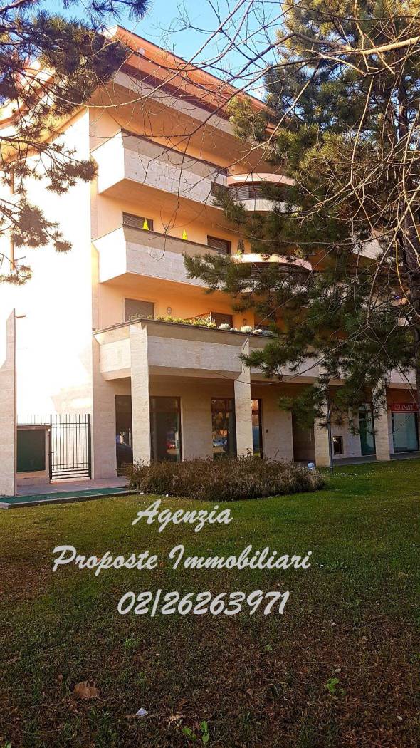 Locale commerciale in Vendita