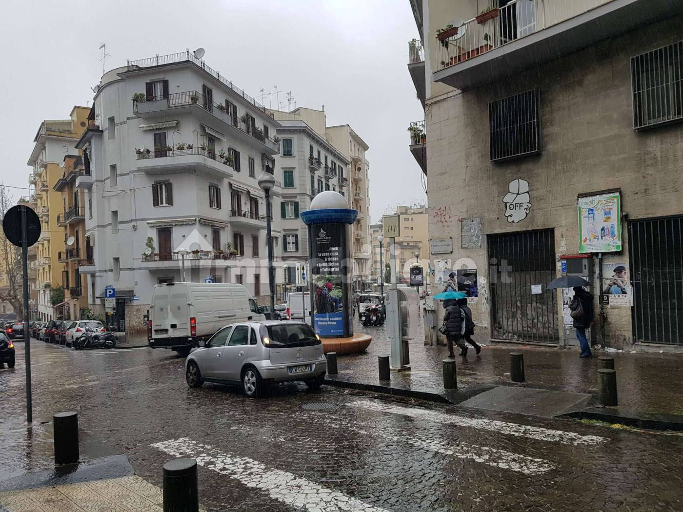 Locale commerciale in Vendita