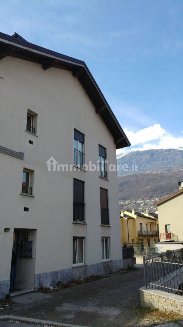 Bilocale via Prada, Centro, Morbegno