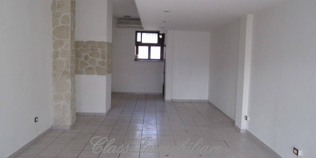 Locale commerciale in Vendita