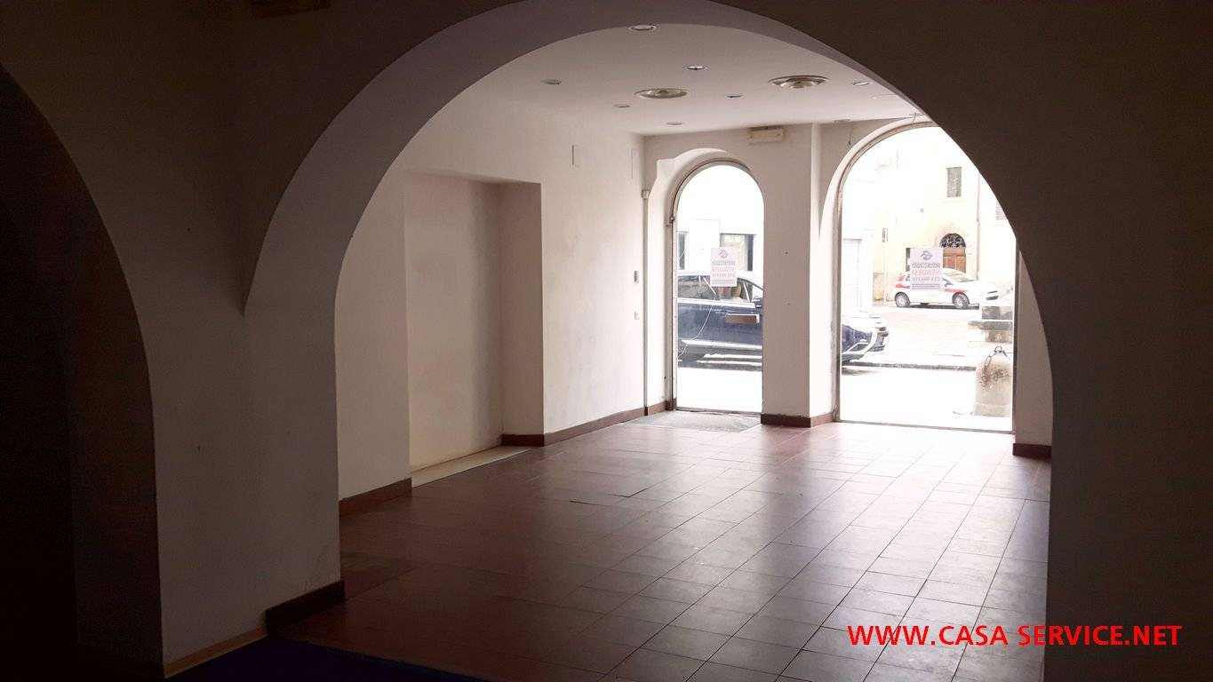 Locale commerciale in Vendita