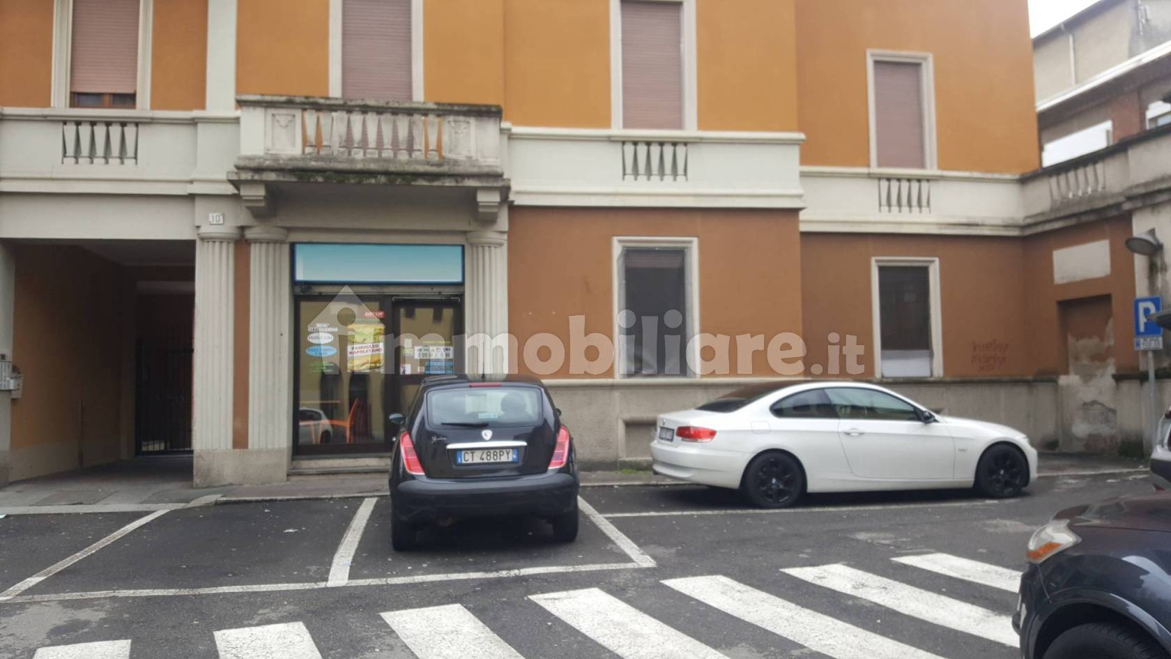 Locale commerciale in Vendita