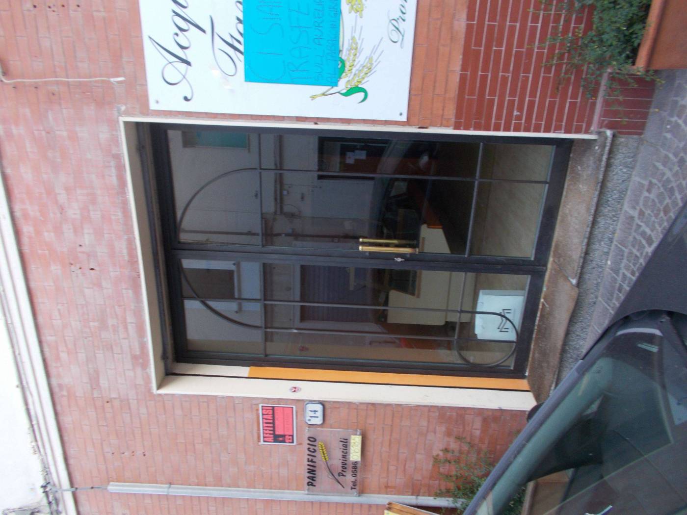 Locale commerciale in Vendita