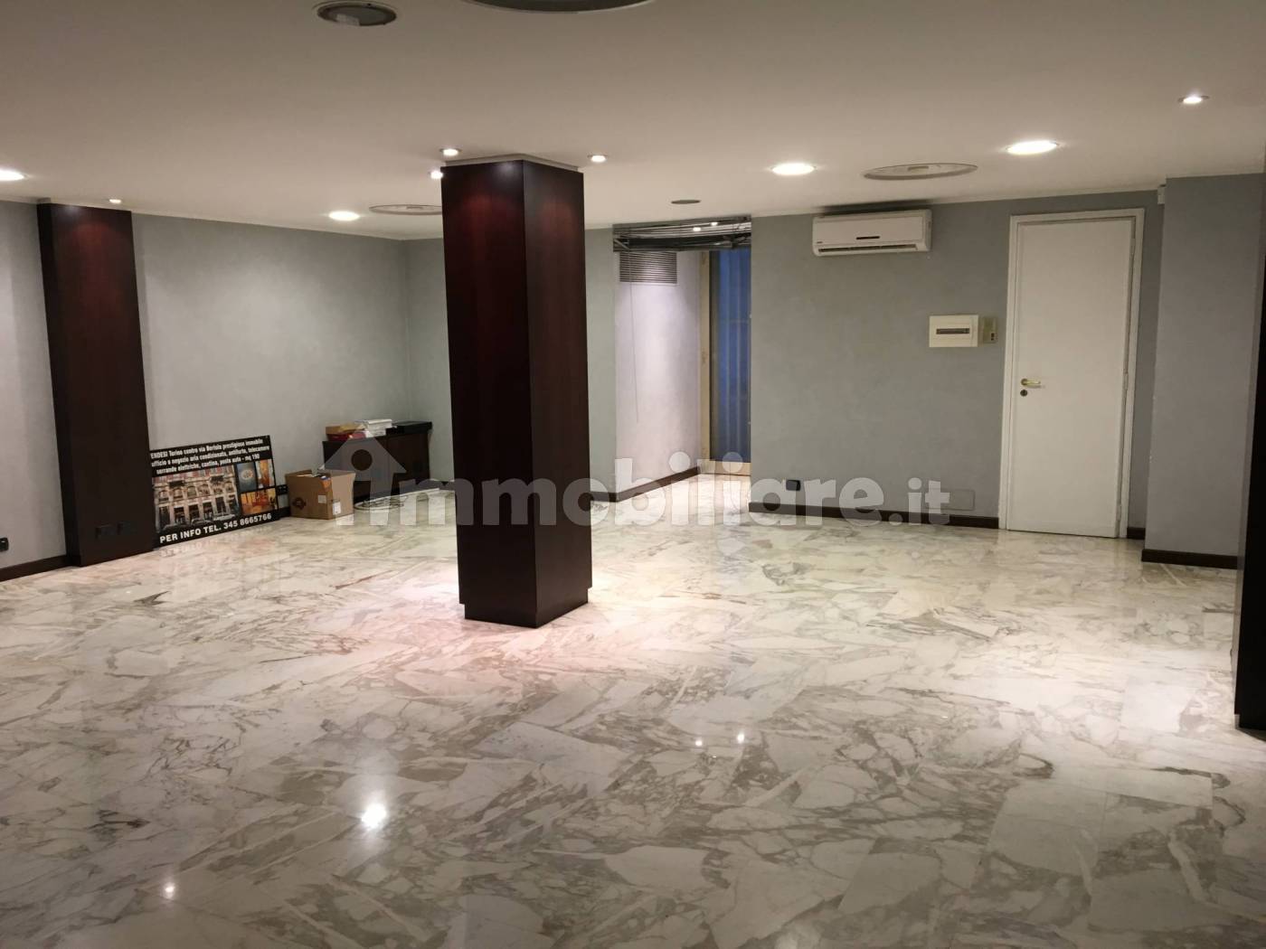 Locale commerciale in Vendita