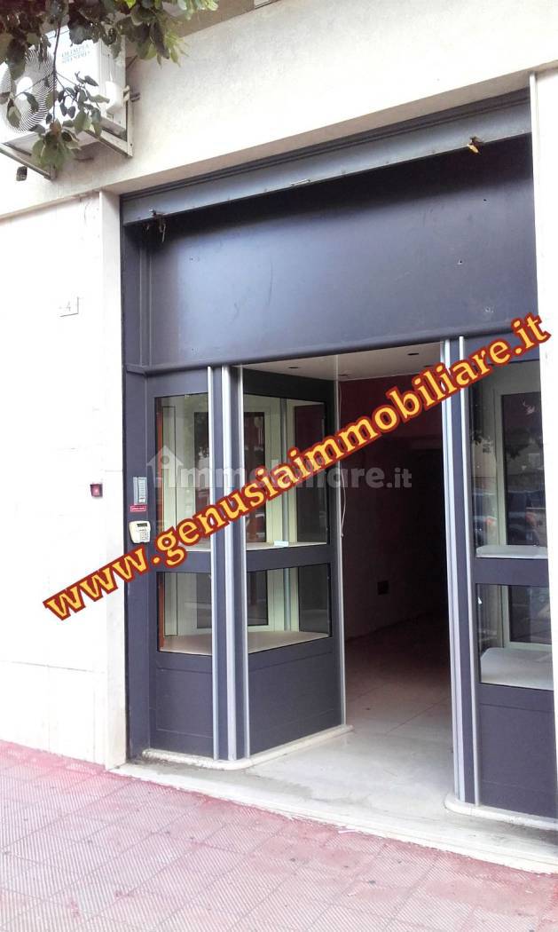 Locale commerciale in Vendita