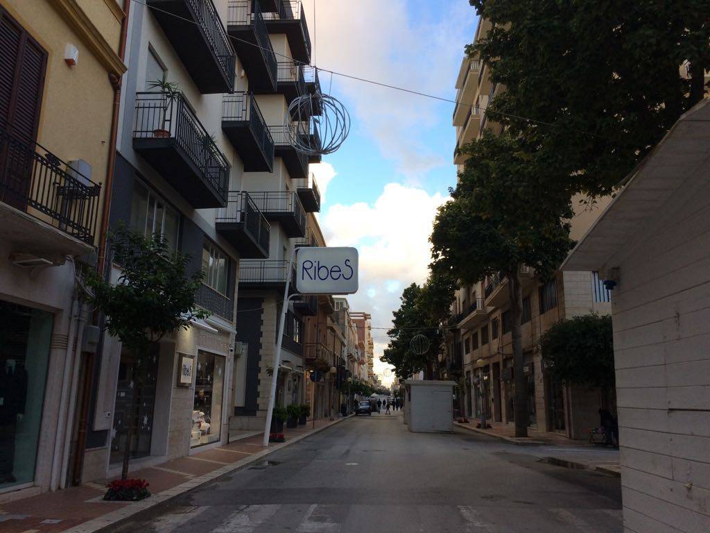 Locale commerciale via Roma, Marsala, Rif. 68861621 - Immobiliare.it