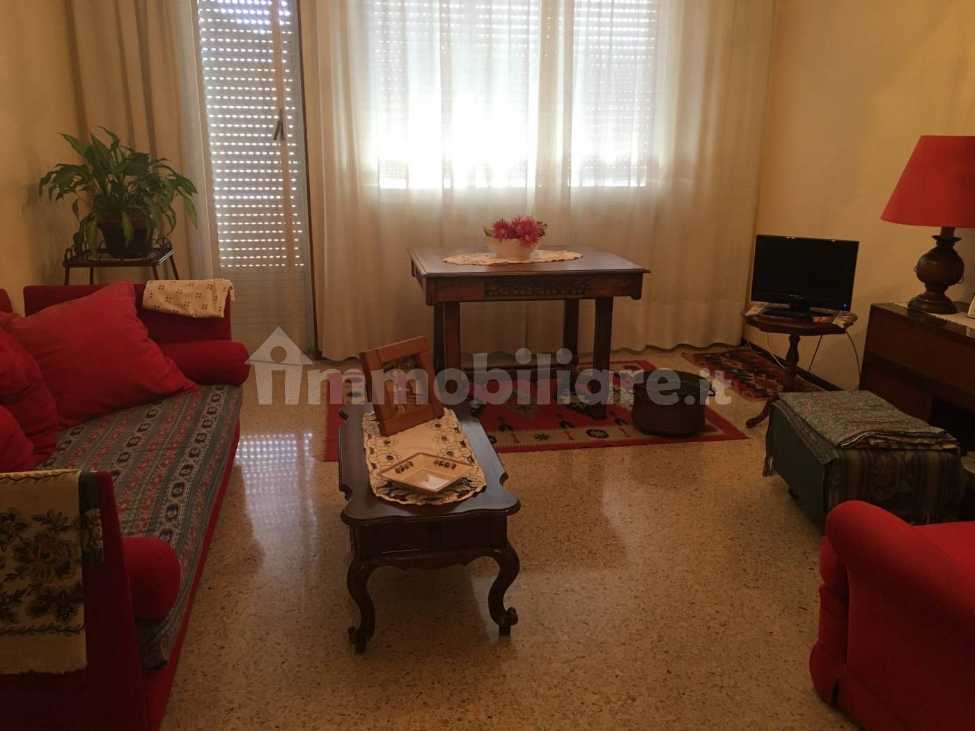 Trilocale via Roma 21, Centro, Oleggio