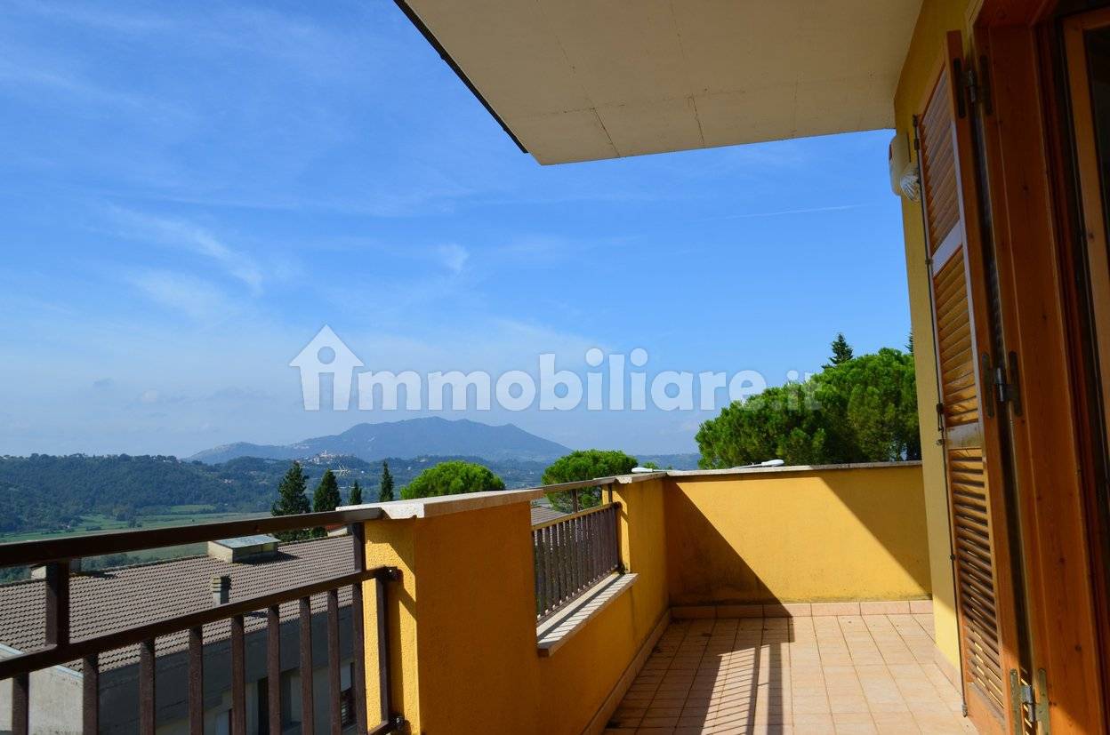 Appartamento via Poggio Mirteto, Gavignano Sabino, Forano