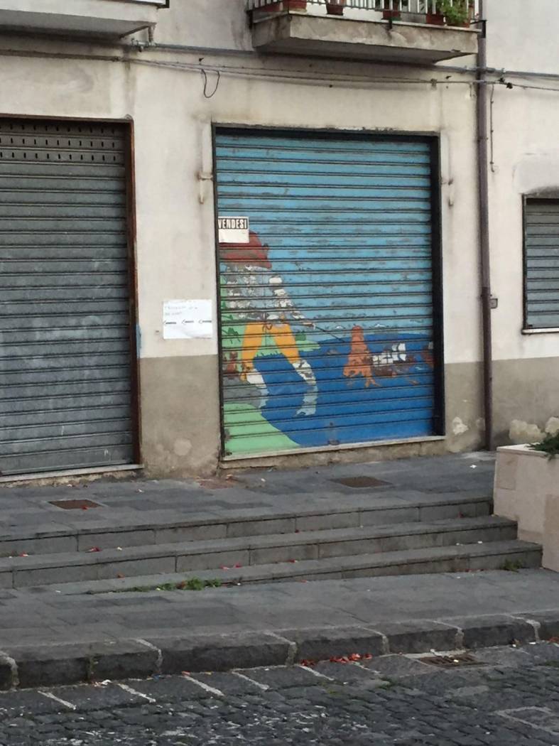 Locale commerciale in Vendita
