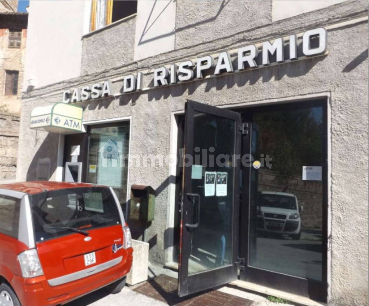 Locale commerciale in Vendita