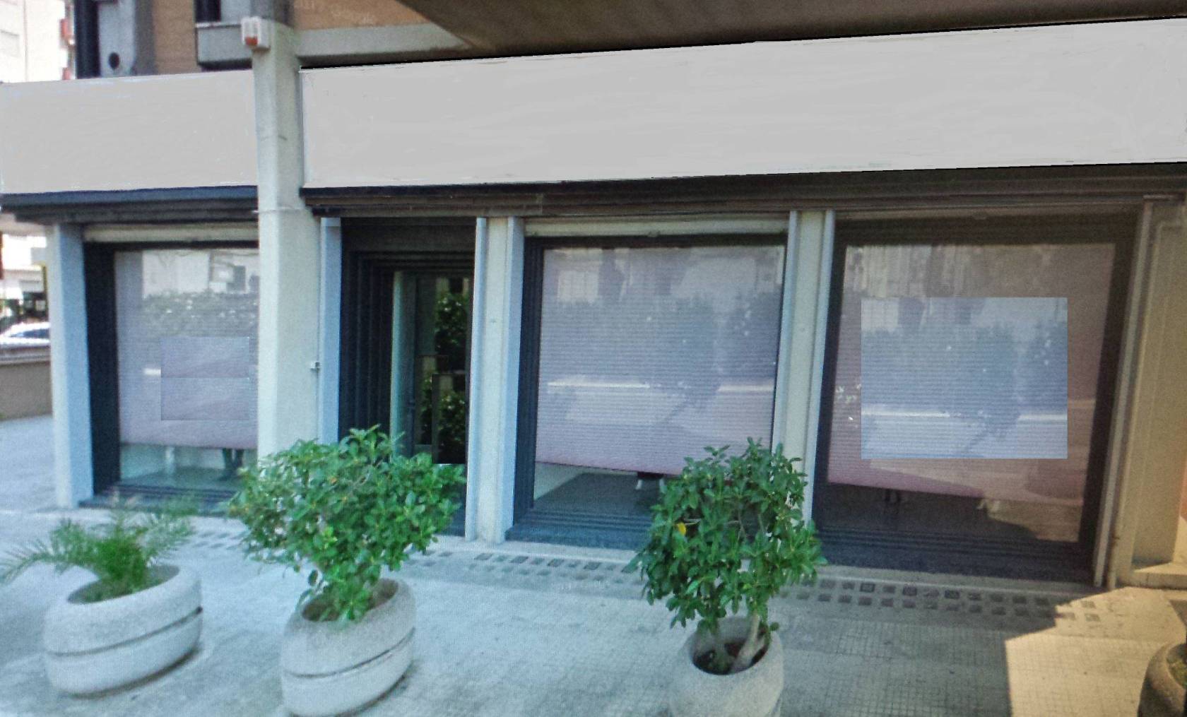 Locale commerciale in Vendita