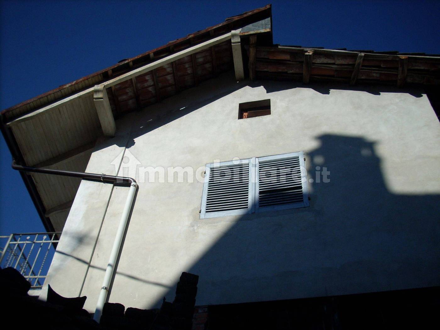 Quadrilocale frazione Robiolio 35, Valdilana