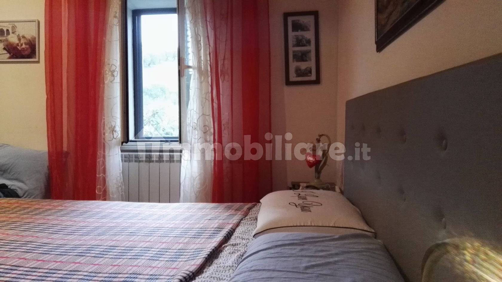 Trilocale via Pomonte 13, Fara in Sabina