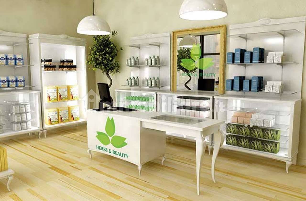 Negozio di profumi e cosmetica in Vendita