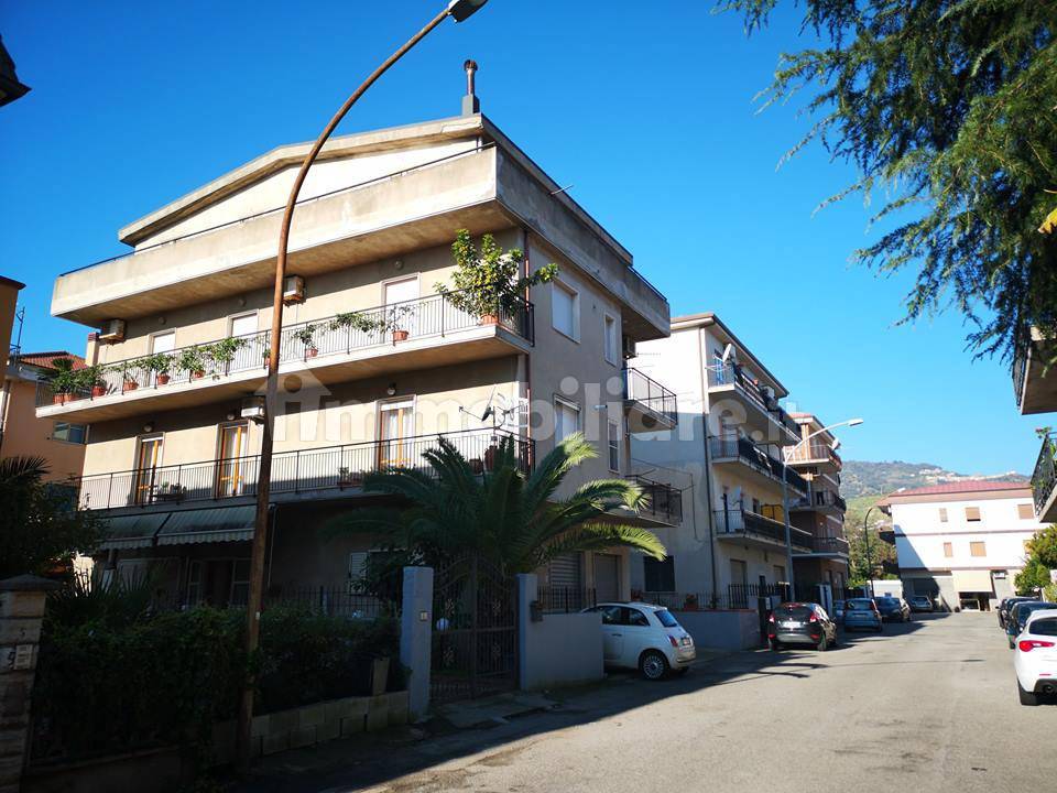 Trilocale via Antonio Gramsci 19, Montepaone Lido, Montepaone