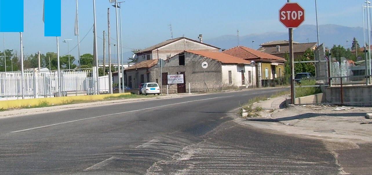 Locale commerciale in Vendita