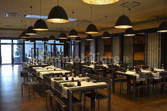 Locale commerciale in Vendita