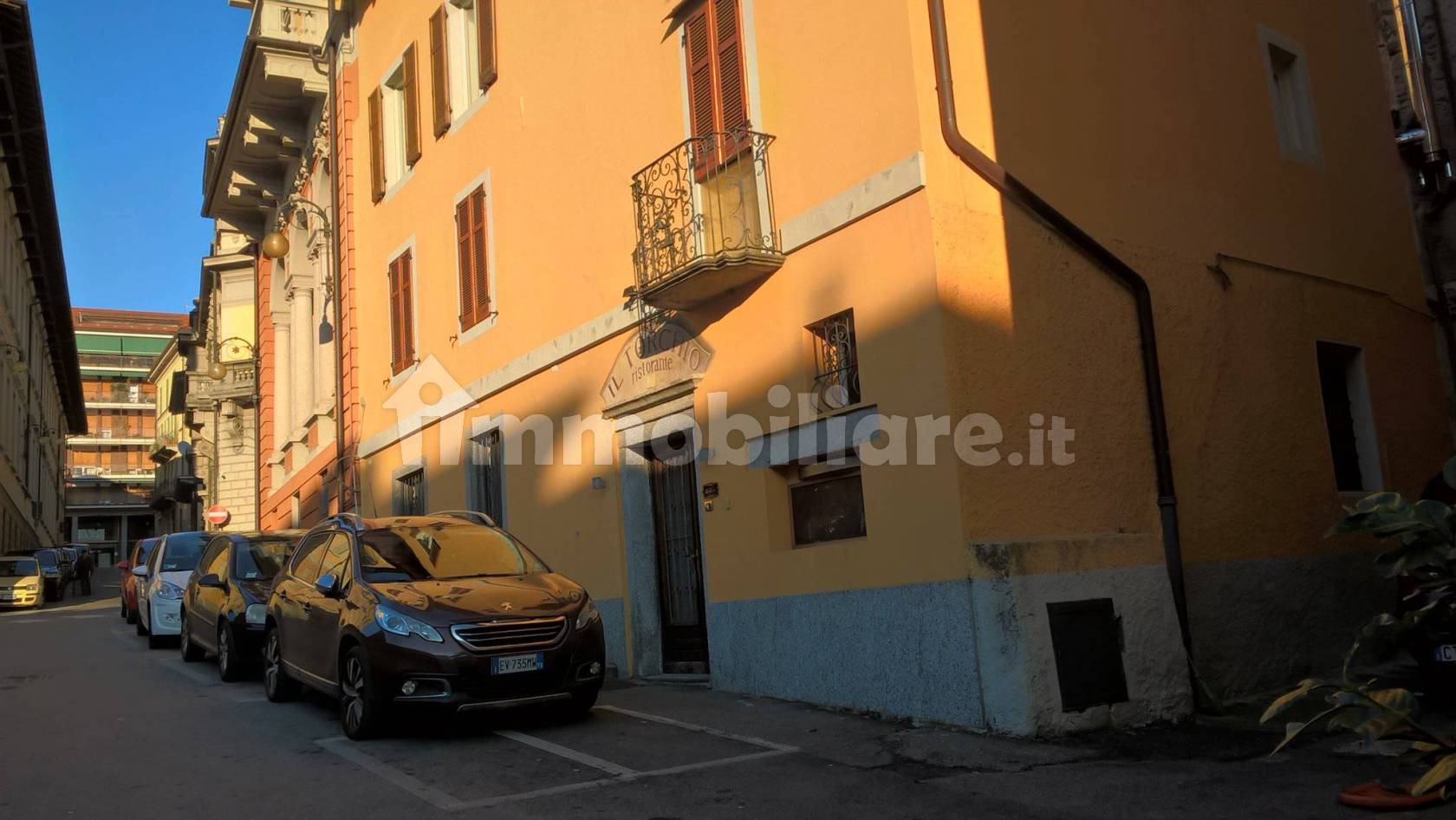 Locale commerciale in Vendita