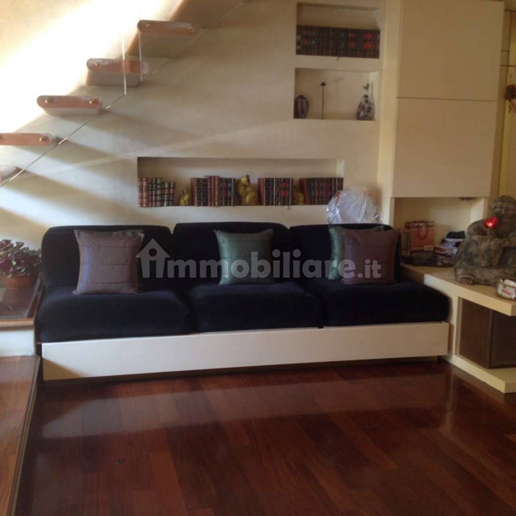 Appartamento ottimo stato, secondo piano, Castellina, Prato