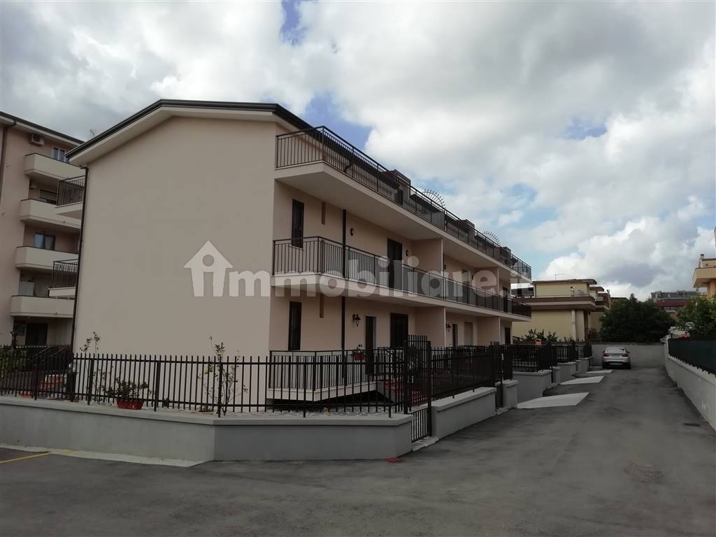 Villa a schiera, nuova, Falciano, Caserta