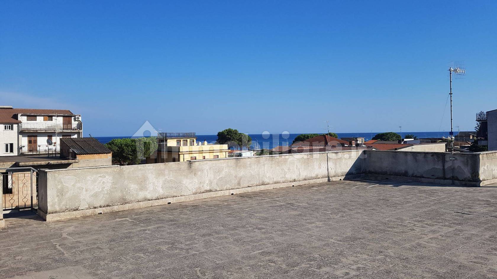 Quadrilocale via Guglielmo Marconi, Locri