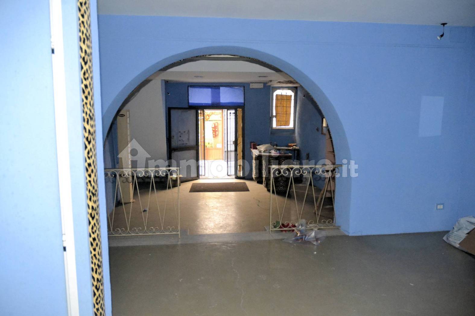 Locale commerciale in Vendita