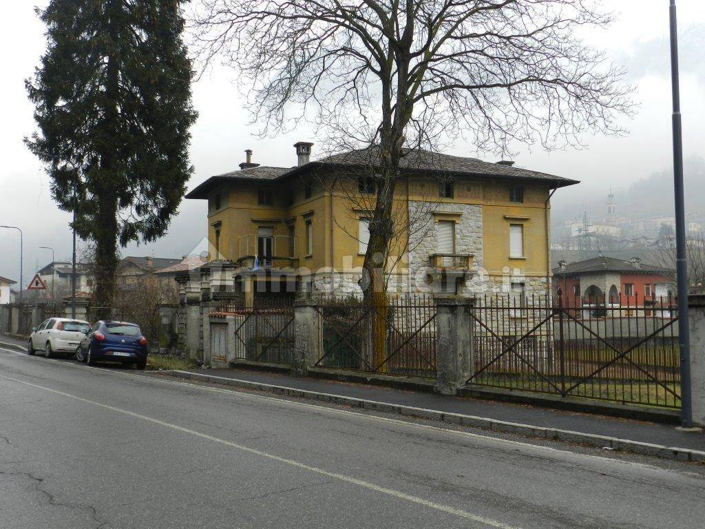 Palazzo - Edificio via Lombardia 6, Ardesio, Rif. 72075554 - Immobiliare.it