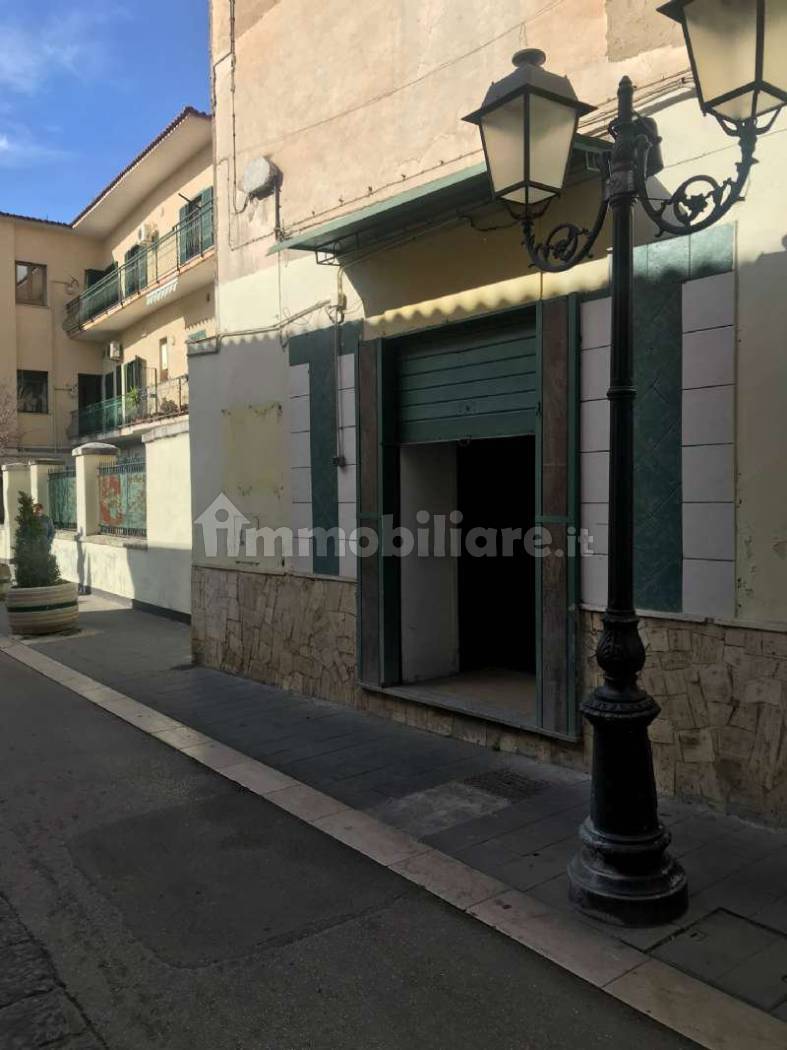 Locale commerciale in Vendita