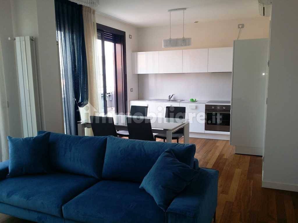 Trilocale viale Giovanni Falcone, 48a, San Leonardo, Parma