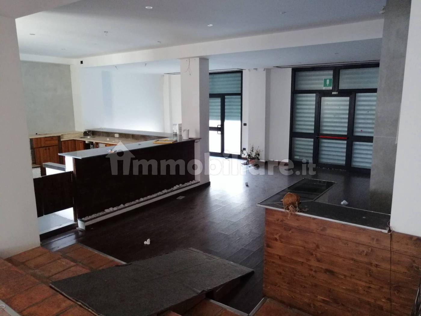 Locale commerciale in Vendita