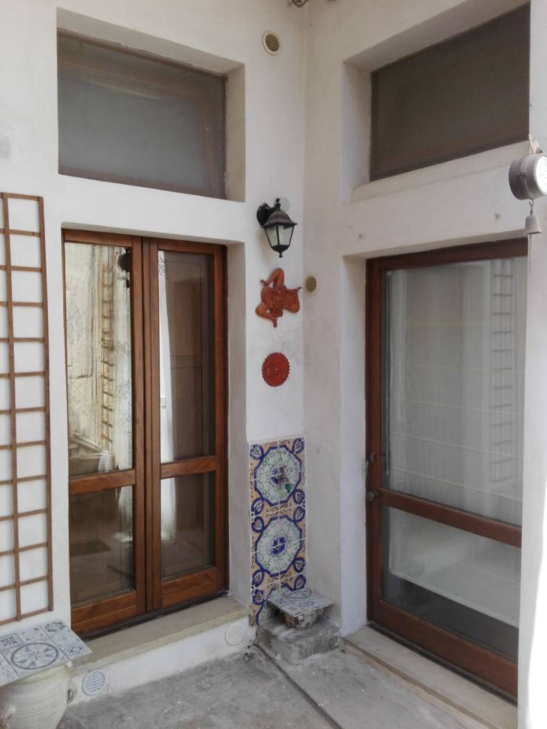 Trilocale via Monserrato 38, Centro, Modica