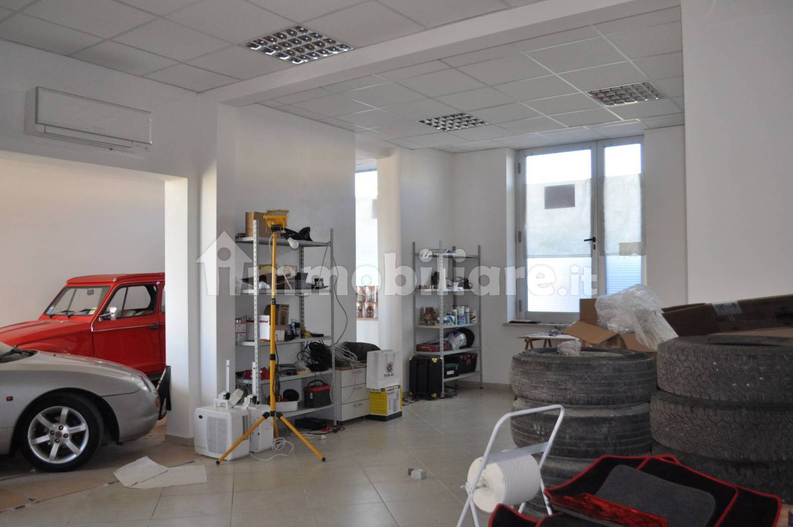 Locale commerciale in Vendita