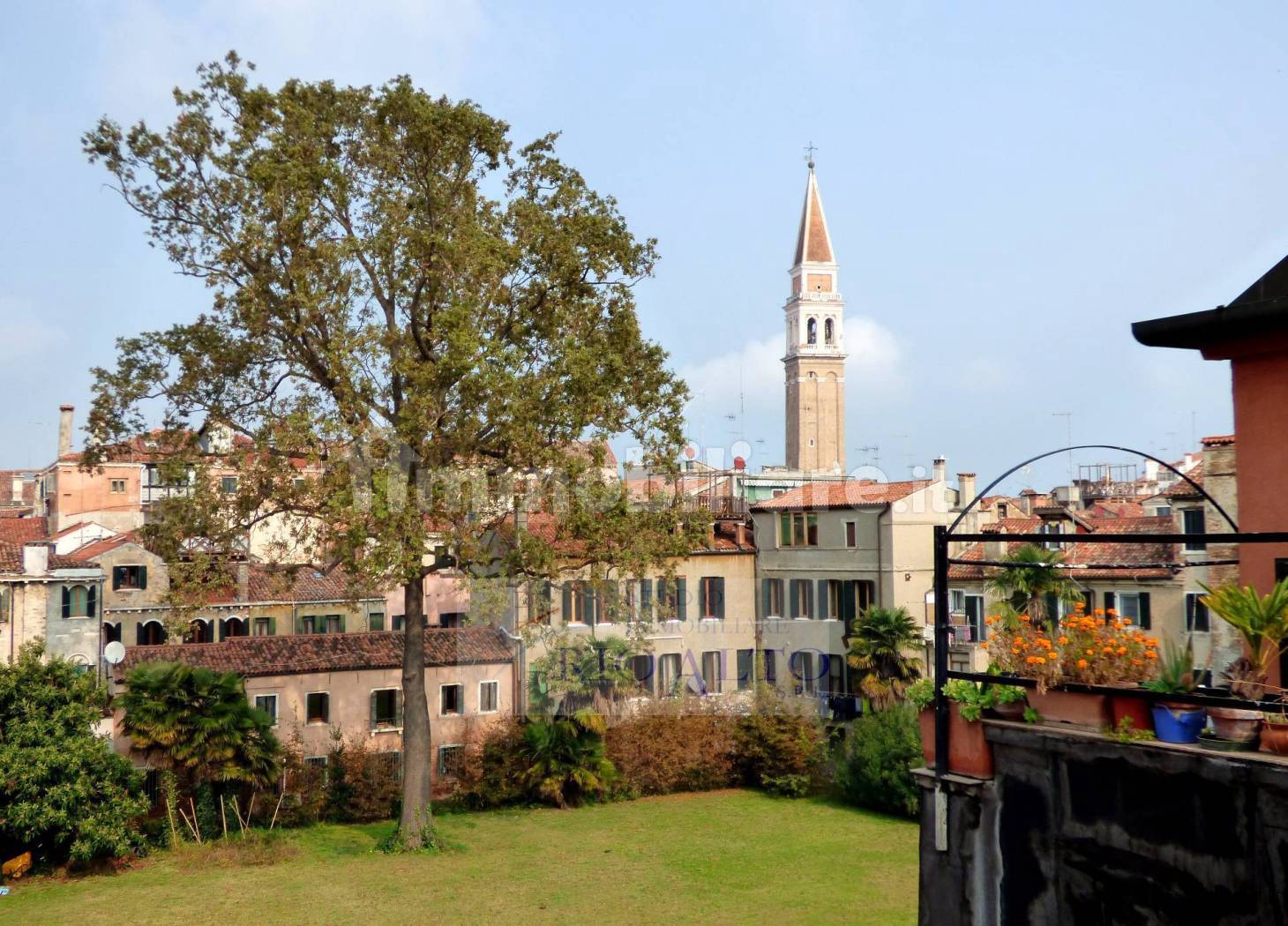 Appartamento ottimo stato, terzo piano, San Francesco della Vigna, Venezia